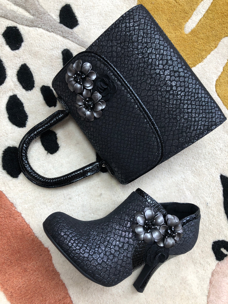 Electra (Black Shimmer)– Ruby Shoo