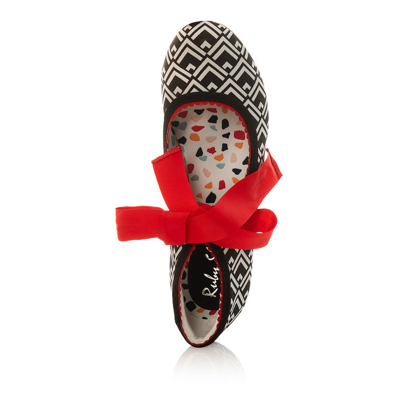 Peyton (Black White)– Ruby Shoo