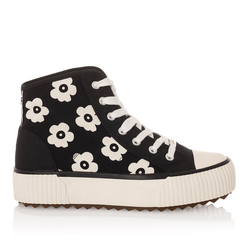 Cassie (Black Daisy)– Ruby Shoo